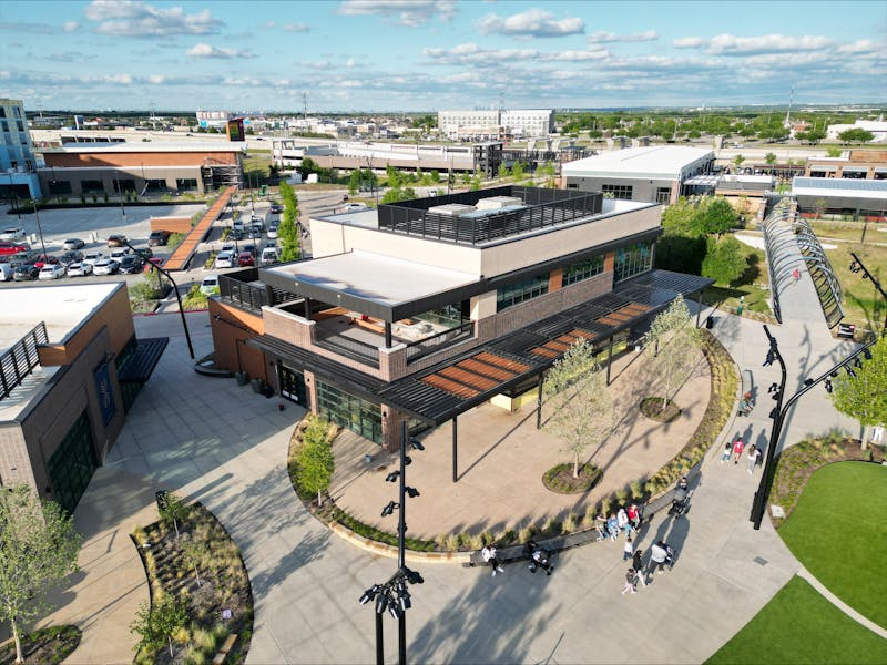 Downstairs Patio - Grand Prairie | Vidorra