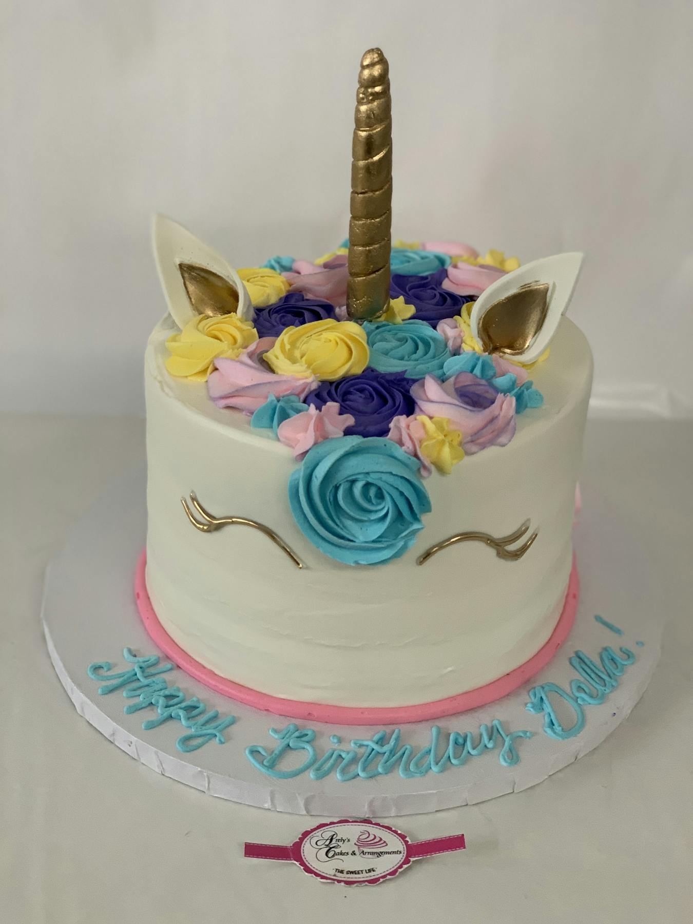 Cakes For Girls | Arely's Cakes & Arrangements | Bakery in Lufkin, TX