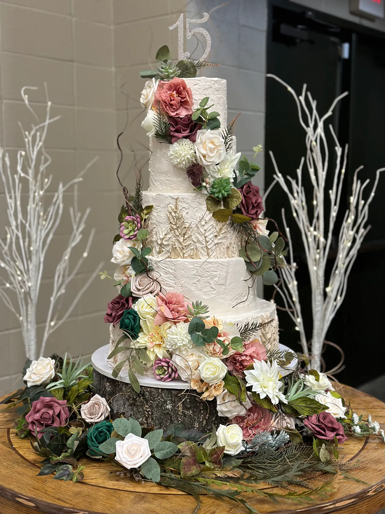 Quince | Arely's Cakes & Arrangements | Bakery in Lufkin, TX