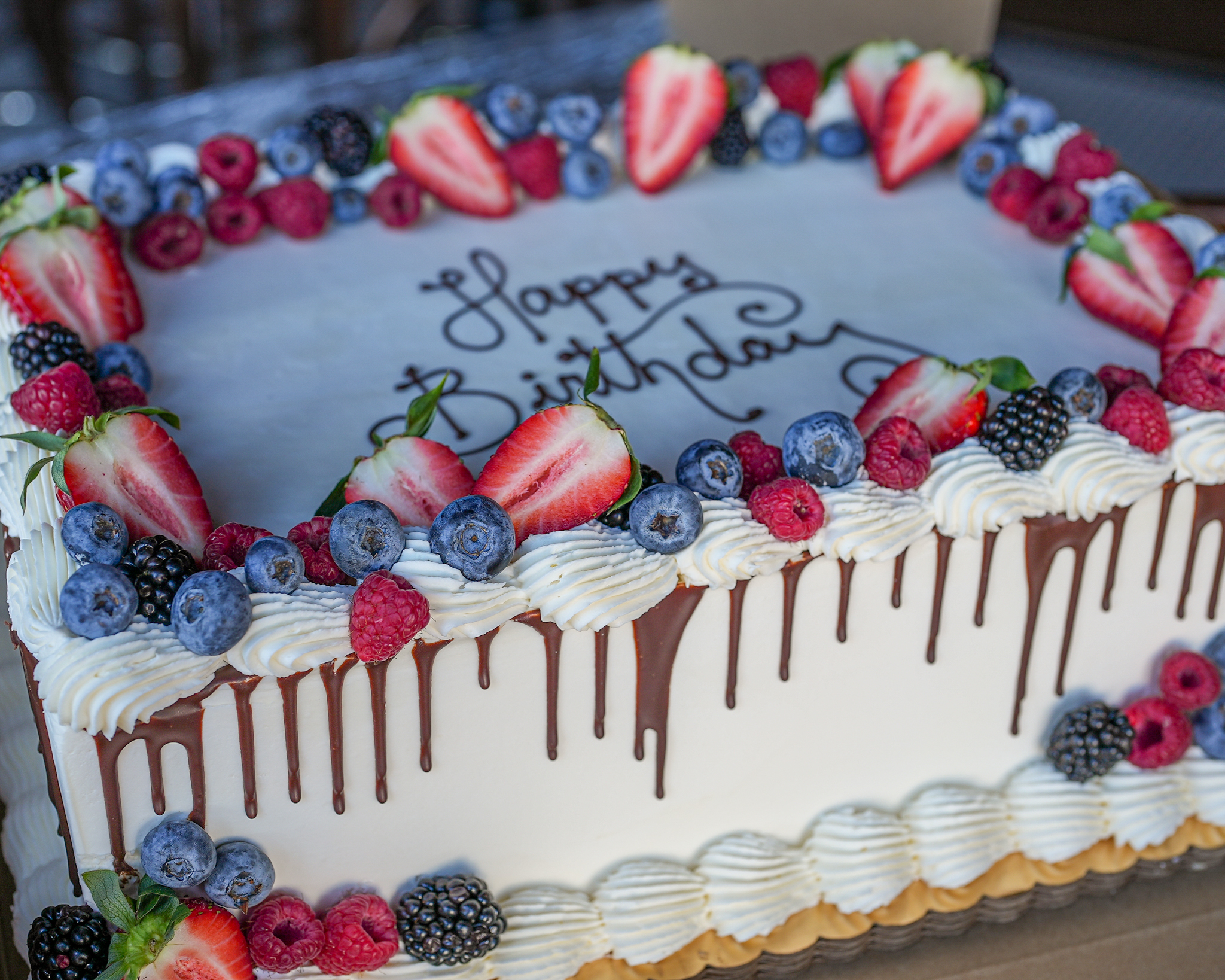 Custom Cakes | Lincoln Tavern and Restaurant | American Restaurant in ...