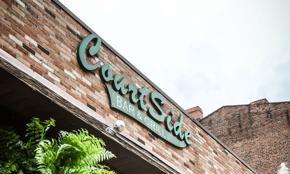 About | Courtside Bar and Grill