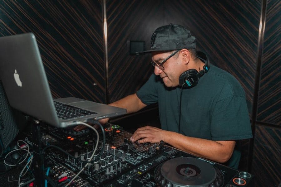 February Events at Clique - Clique Bar & Lounge