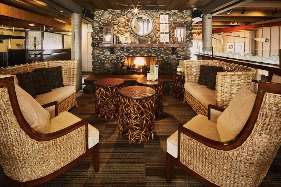 Upstairs Lounge | Rusty Pelican | Seafood Restaurant in Newport Beach, CA