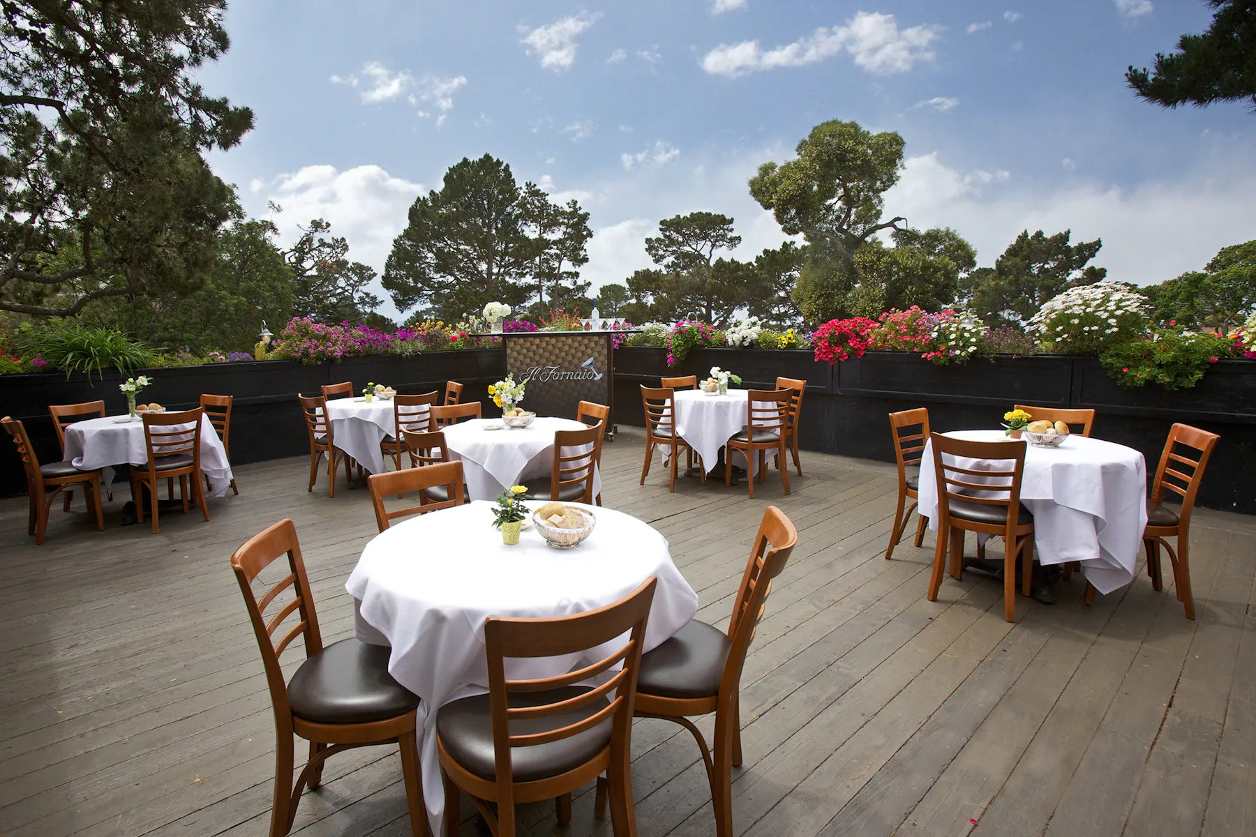 Sun Room/Outdoor Piazza | Il Fornaio