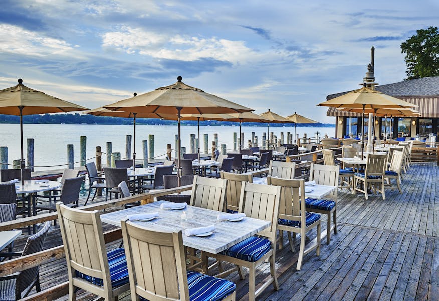 Holiday Private Dining | River Crab Blue water Inn | Dining and Lodging ...