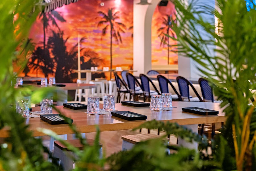 Reservations | Royal Sands Social Club | Navy Yard's newest and biggest bar