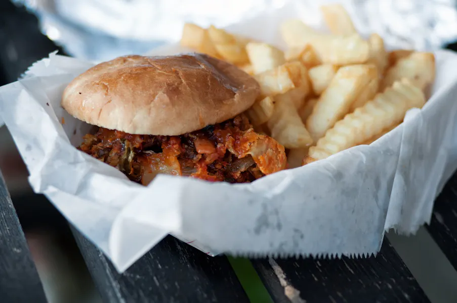 Kankakee | Oliver's Bar & Grill in IL