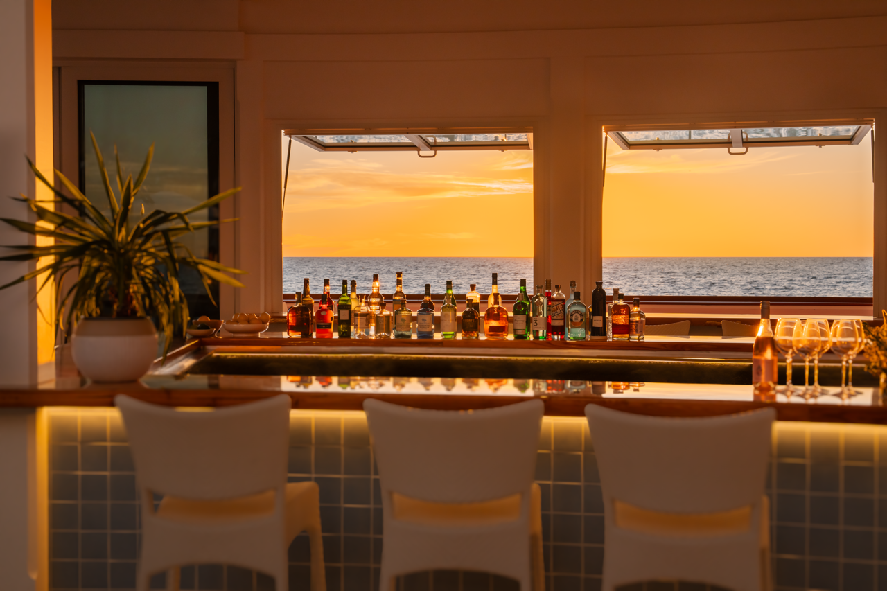 About Sunset Bar | HB's & Sunset Bar in Naples, FL