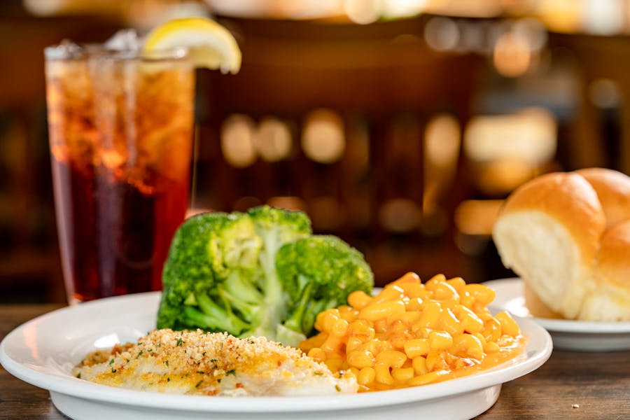 Banquet Rooms | MCL Restaurant & Bakery | American Restaurant & Bakery ...