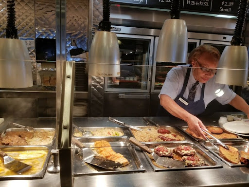 What Are the Advantages of Cafeteria Dining in Castleton, IN?