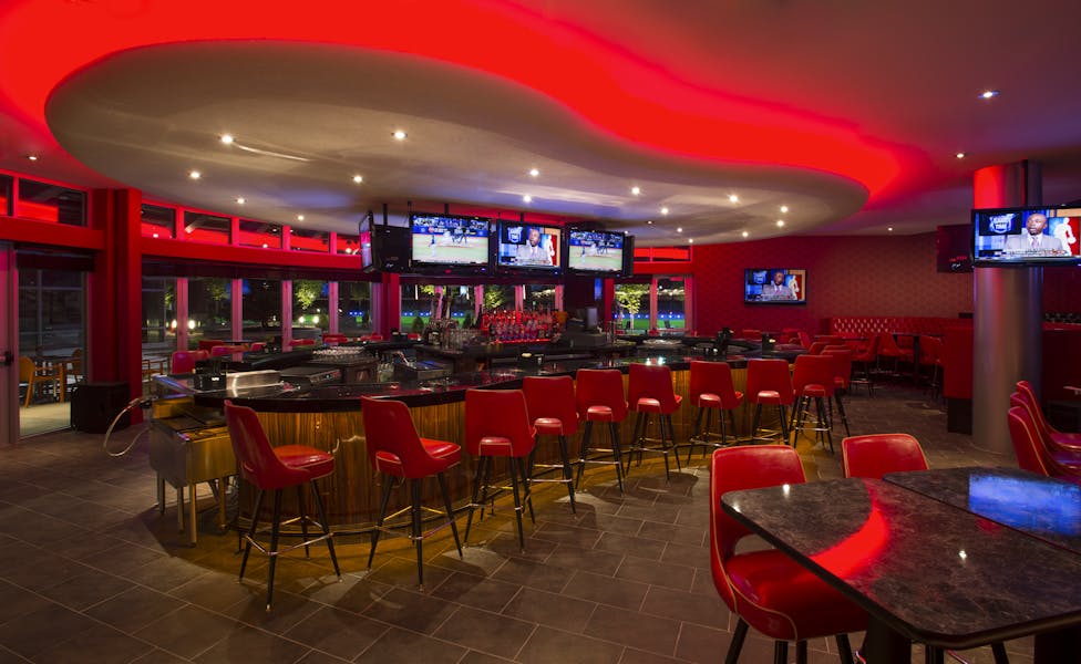 Kings in Chicago Rosemont - Bowling, Dining, & Games