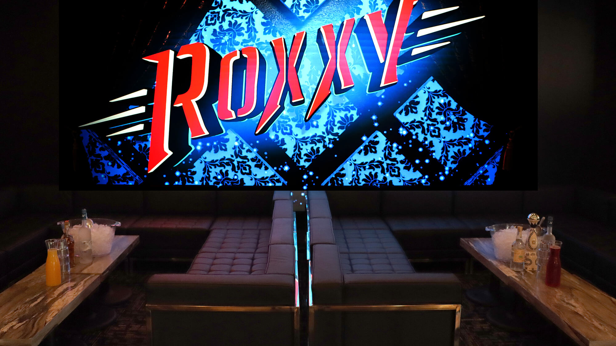 Roxxy: Madison, Wisconsin - Trends & Tribute Bar
