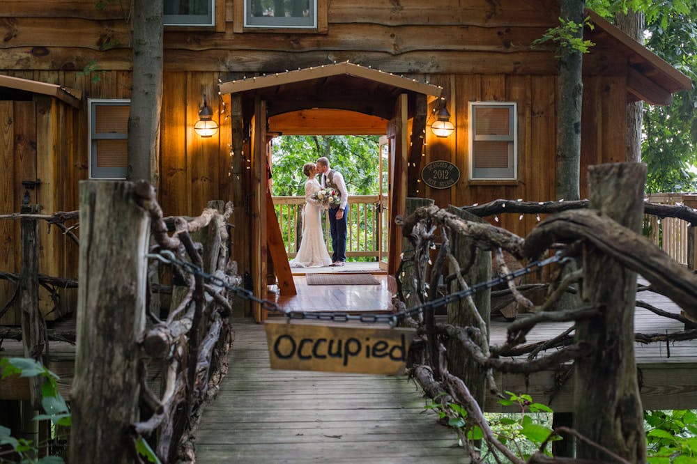 Treehouse Weddings | The Mohicans Treehouse Resort and Wedding Venue in ...