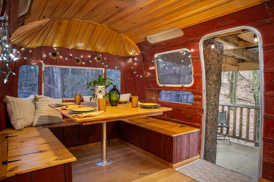 The Silver Bullet Treehouse | The Mohicans Treehouse Resort and Wedding ...