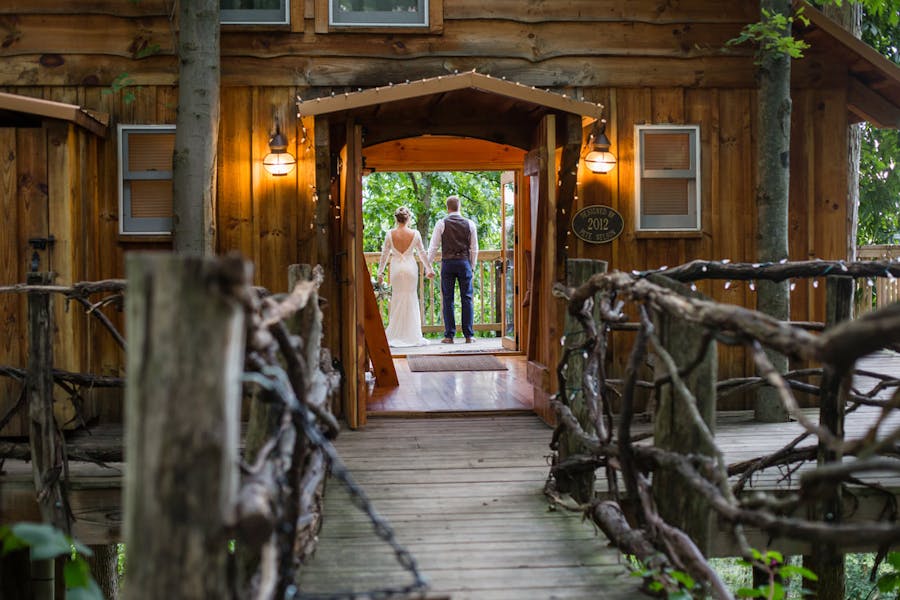 Treehouse Weddings | The Mohicans Treehouse Resort and Wedding Venue in ...