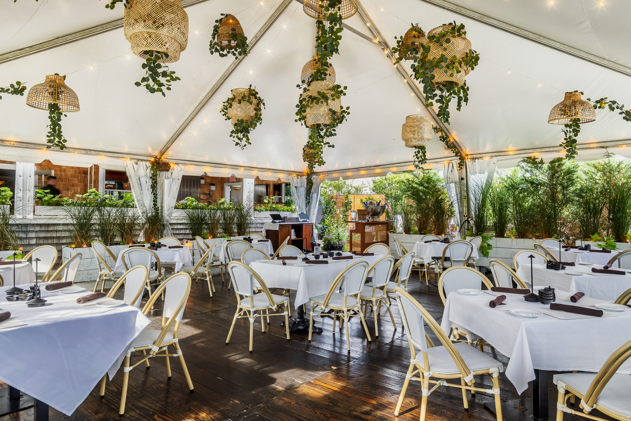 Nantucket | Hours + Location | LoLa 41 | Global Bistro & Sushi in ...