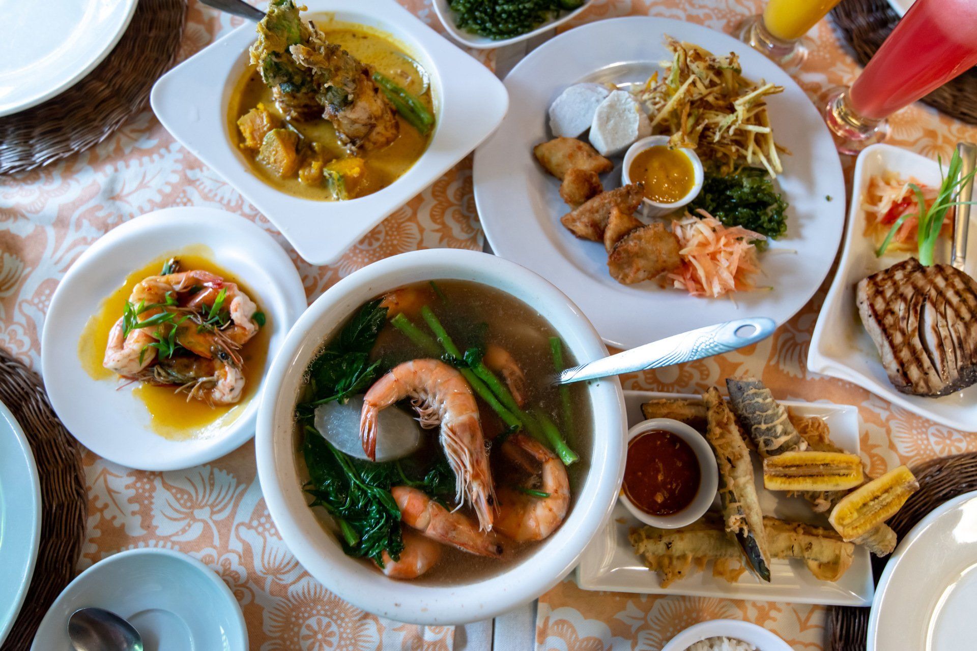 Dinner Room | Salo Salo Kitchen | Filipino Restaurant in West Covina, CA