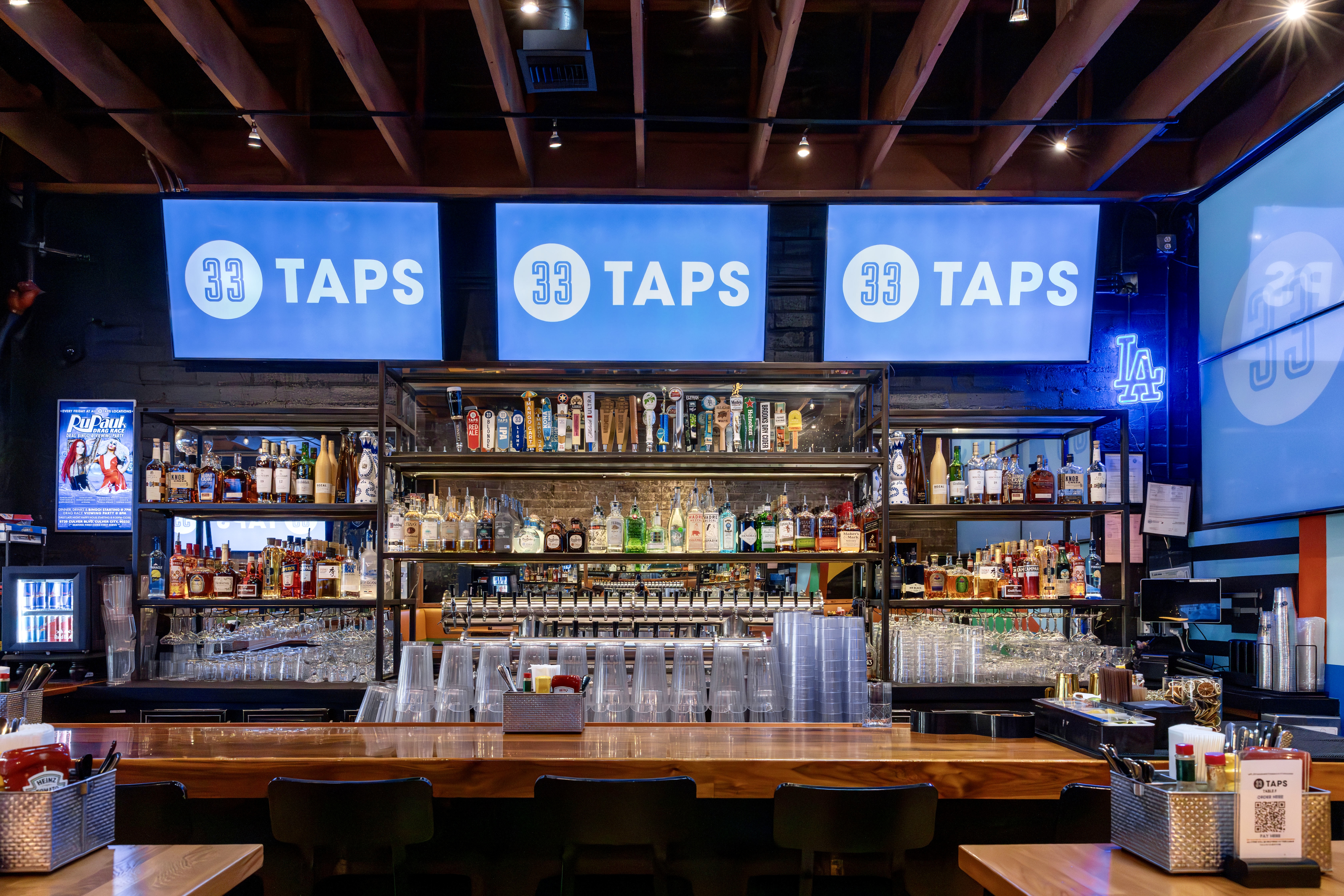 Culver City | 33 Taps | Sports Bar in CA