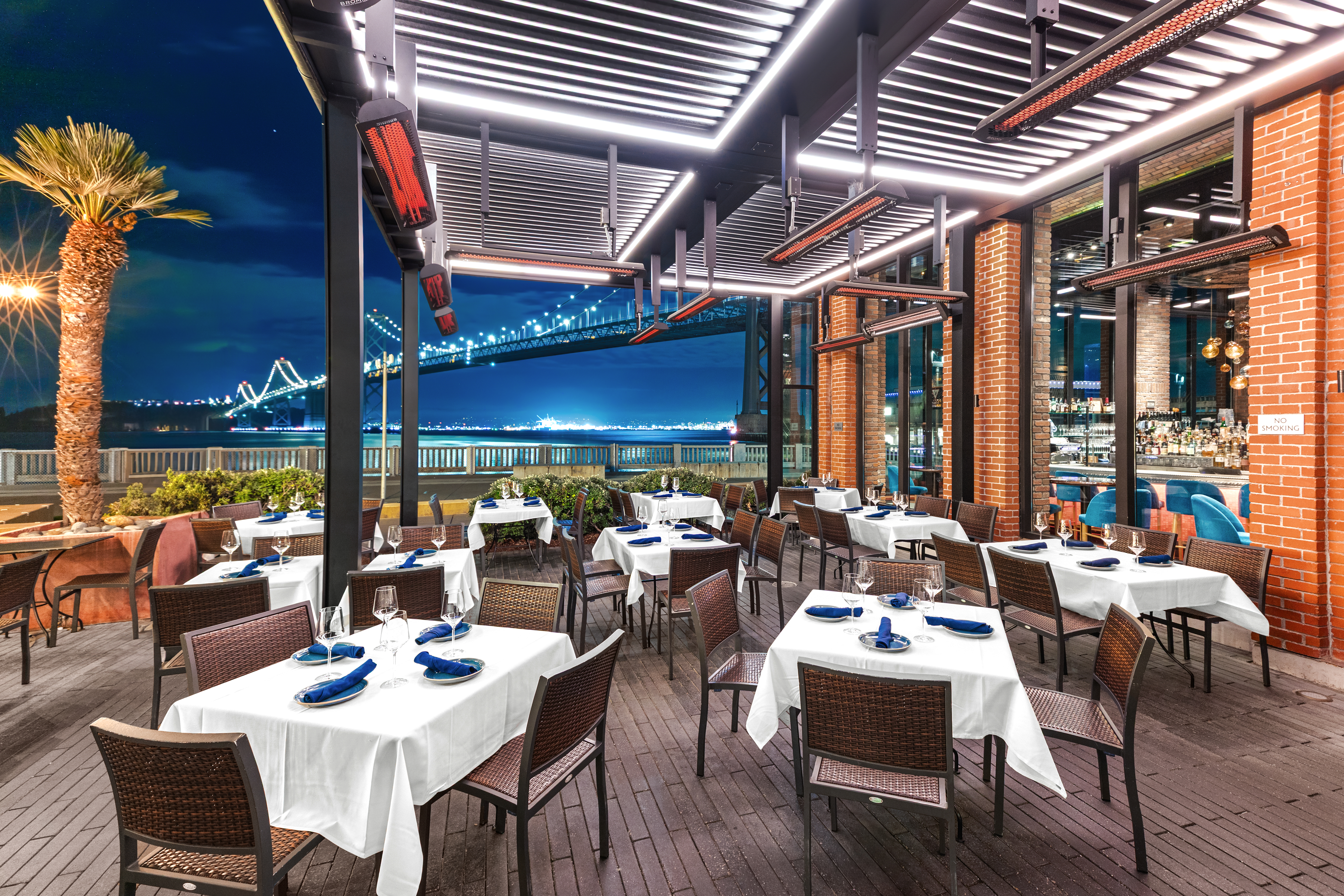 Location Waterbar SF: Seafood by the Bay (Daily Lunch & Dinner)