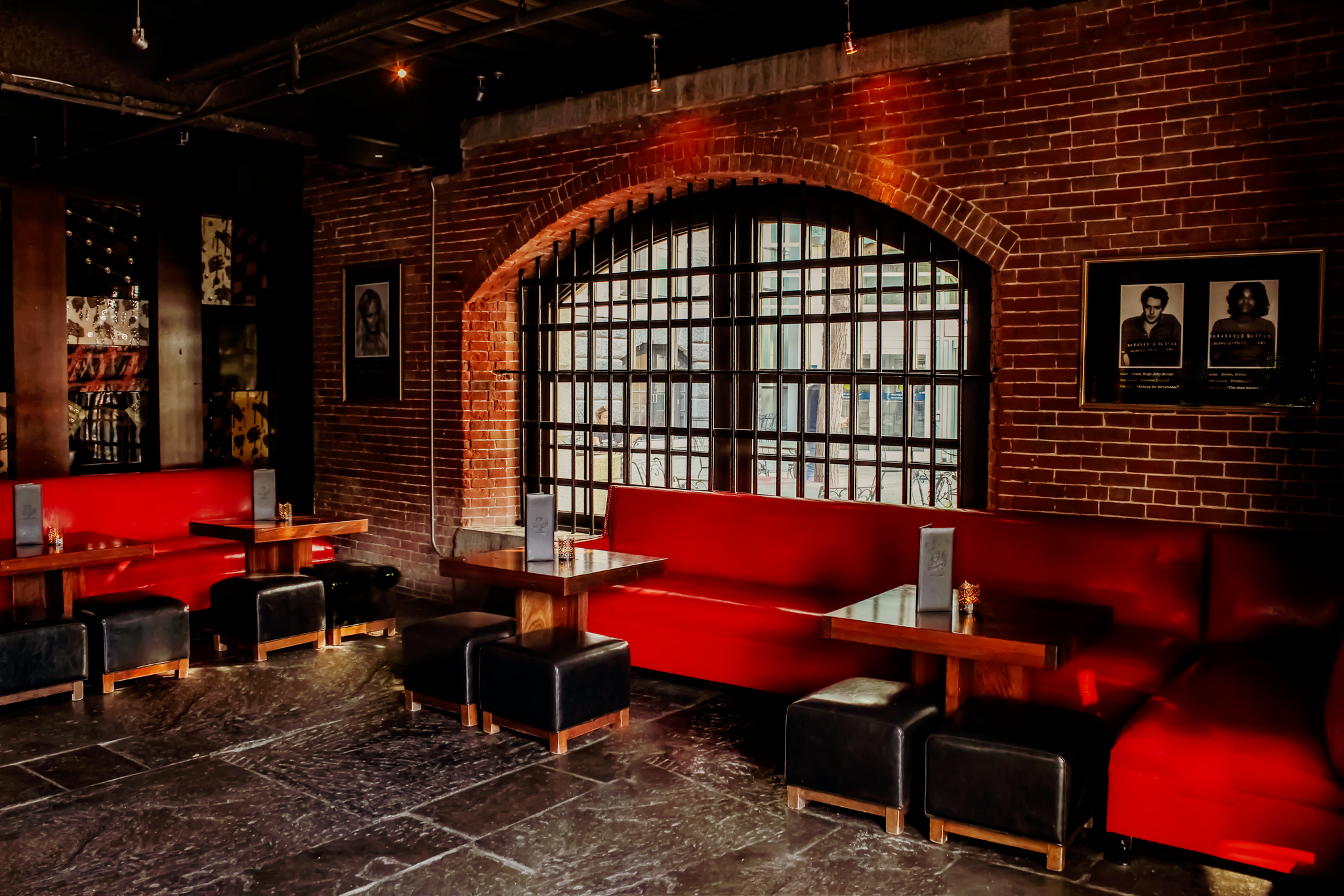 Hilton Suite | Alibi Bar & Lounge | Cocktail Lounge at The Liberty ...