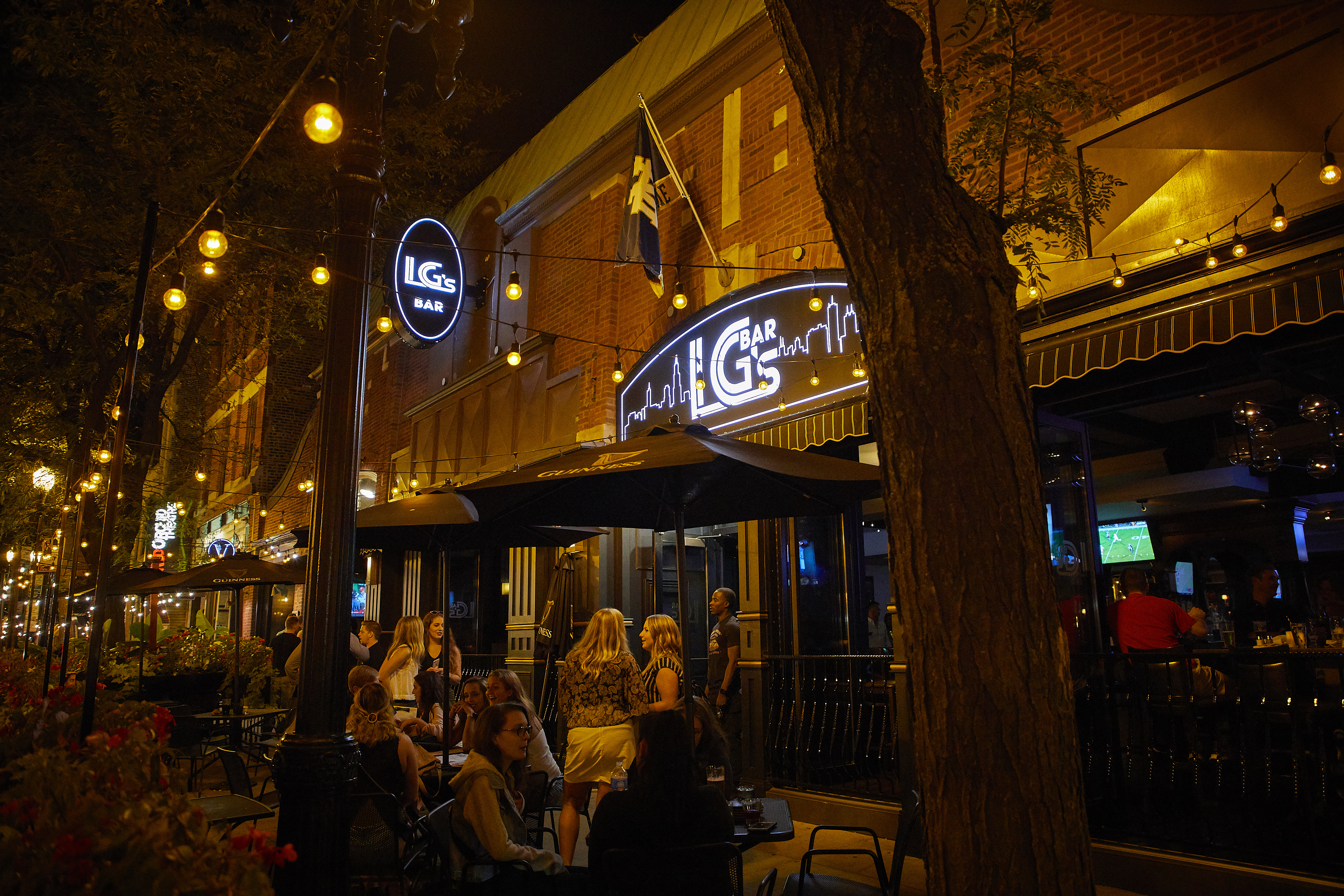 Reservations | LG's Bar in Chicago, IL