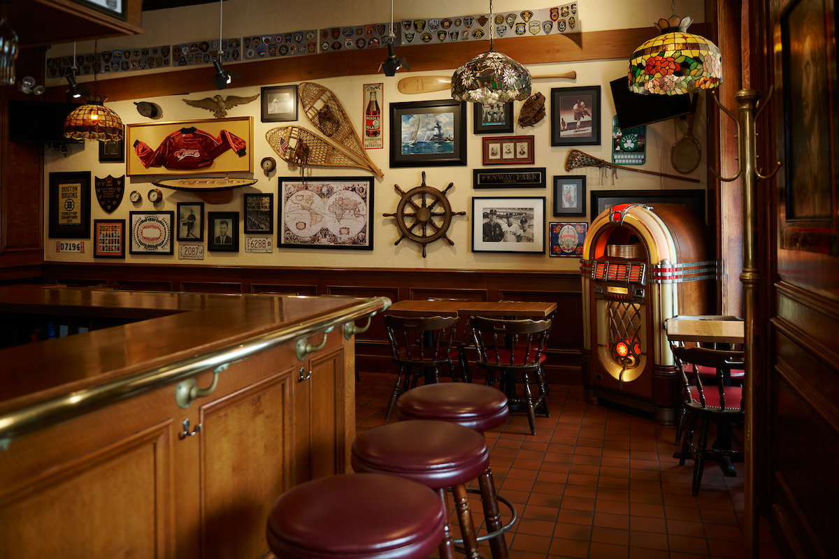 The Set Bar Gallery | Hampshire House in Boston, MA