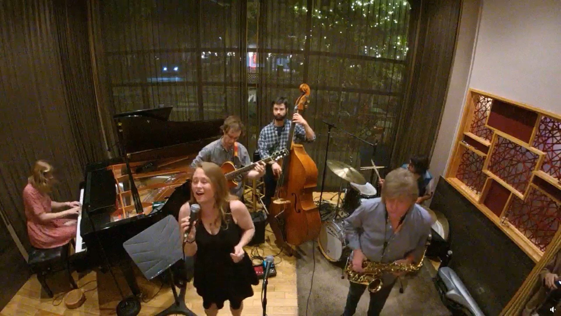 6/7 Jazz Vocal Jam Session featuring TBA at The Mad Monkfish