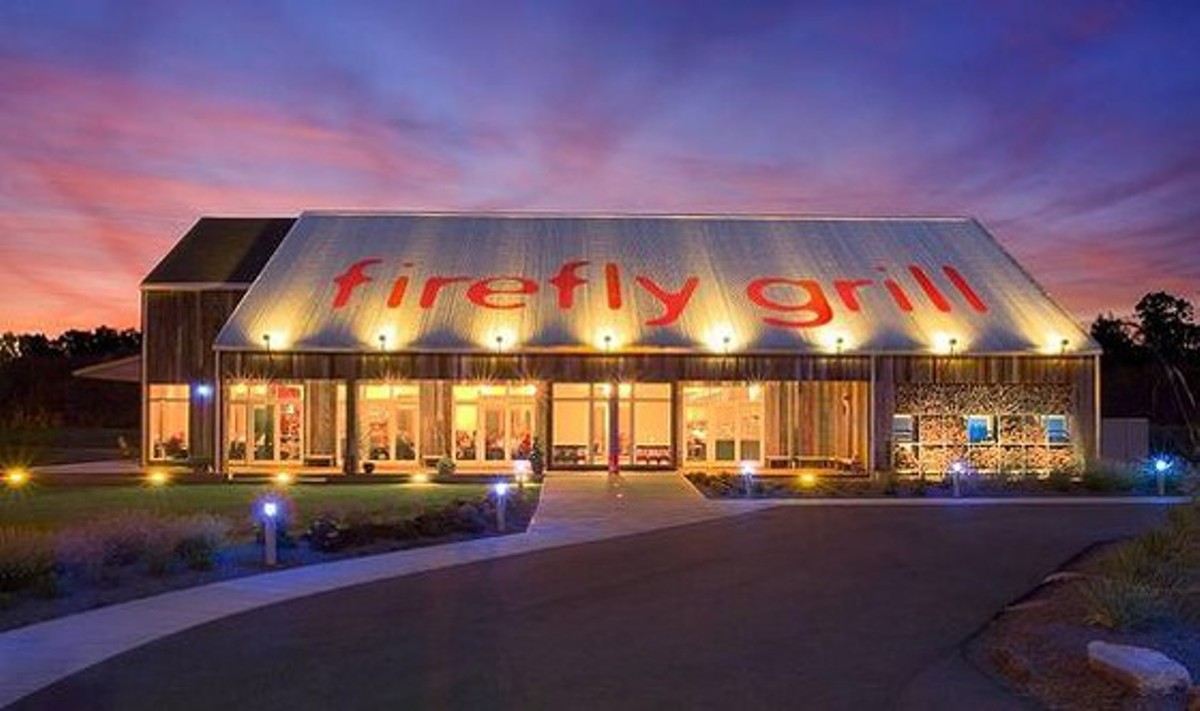 Hours & Location | Firefly Grill in Effingham, IL