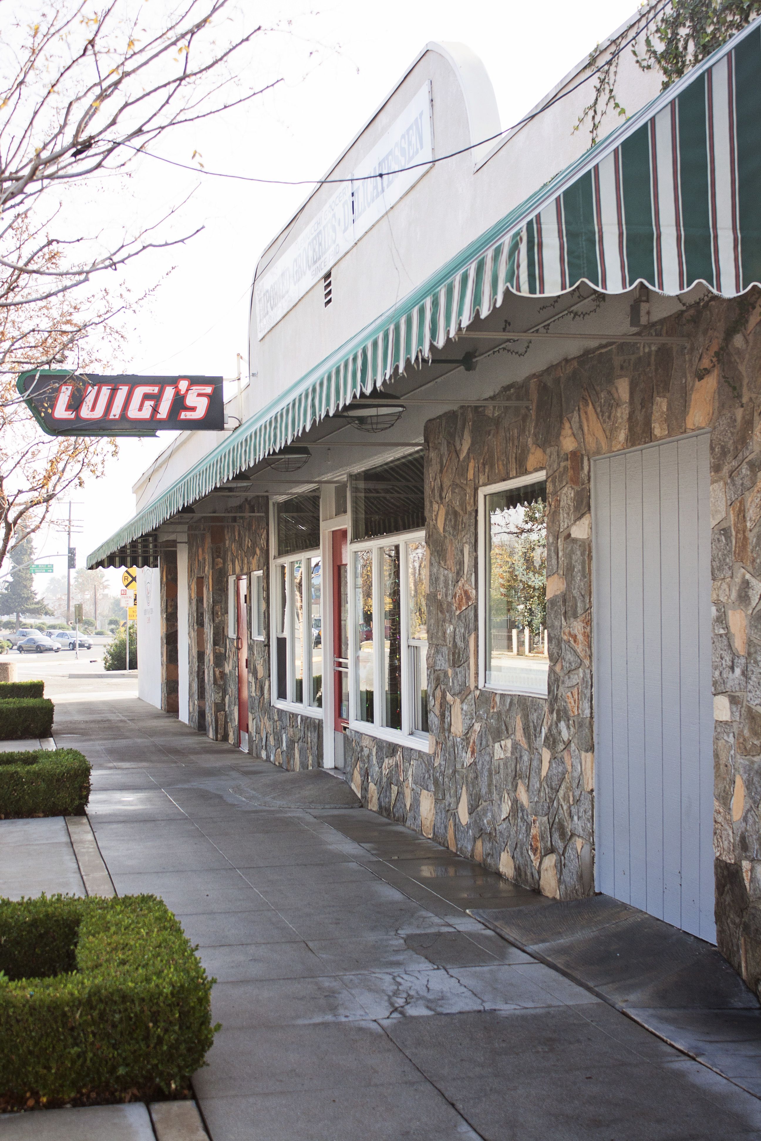 Hours & Location | Luigi's Italian Restaurant, Deli & Wine Shop