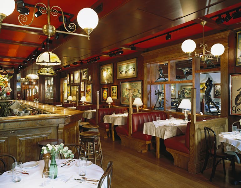 Georgetown Private Events & Dining | Clyde's American Bar & Restaurant