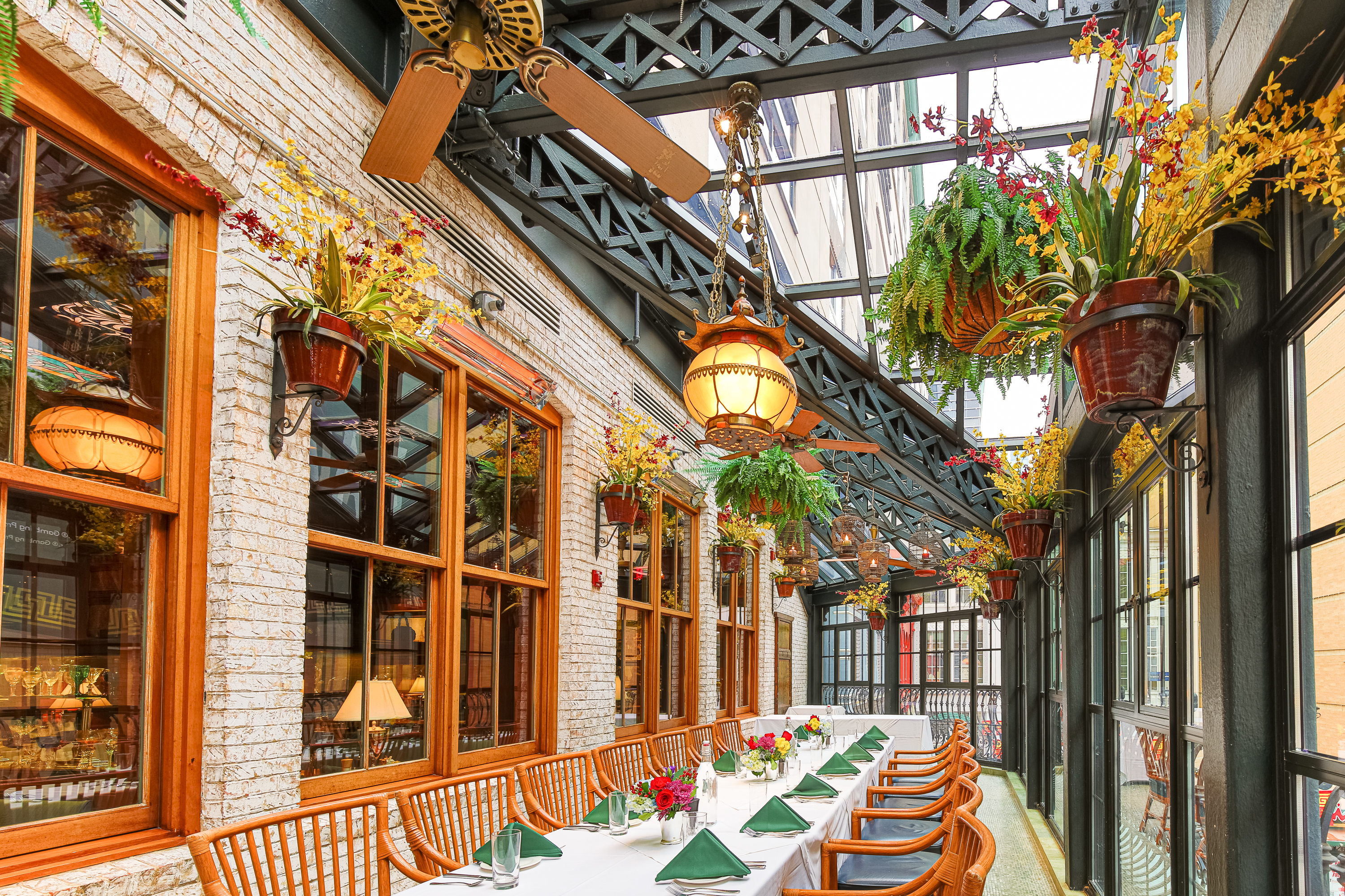 Gallery Place | Hours + Location | Clyde's | American Bars ...