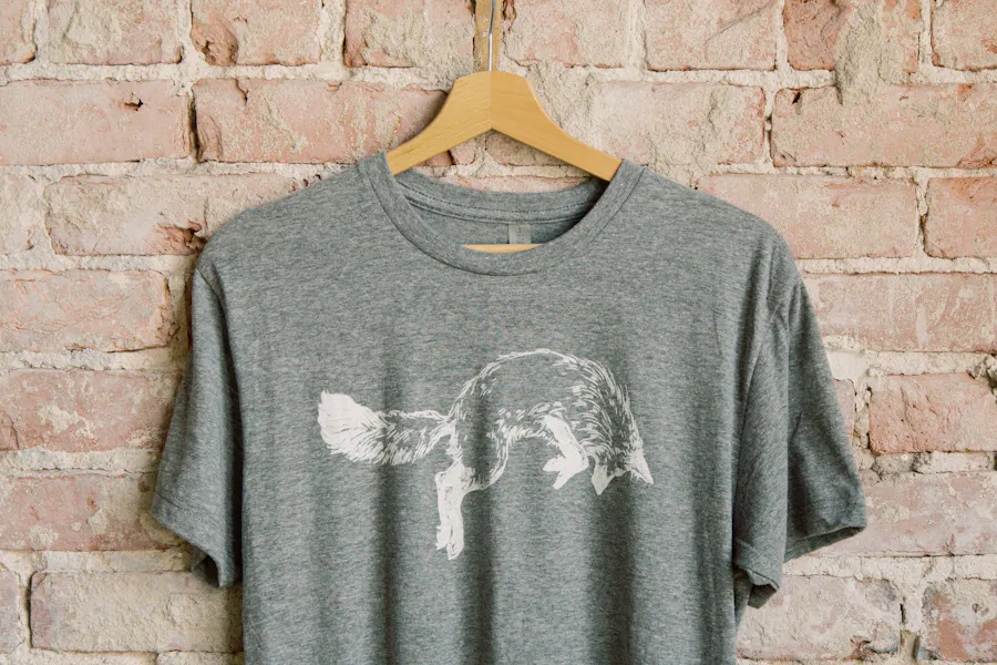 Gray T-Shirt | Fox in the Snow