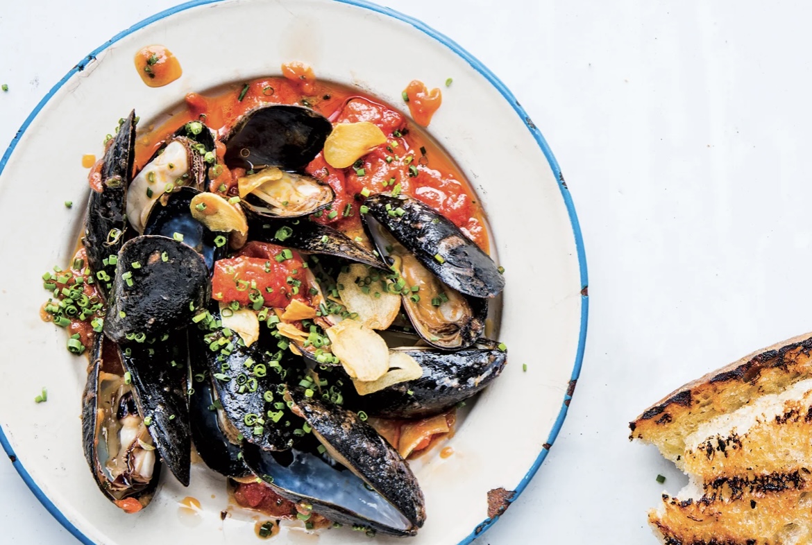 MUSSELS GALORE + GRILLED BREAD | Billie's Grocery | Organic Whole Eats ...