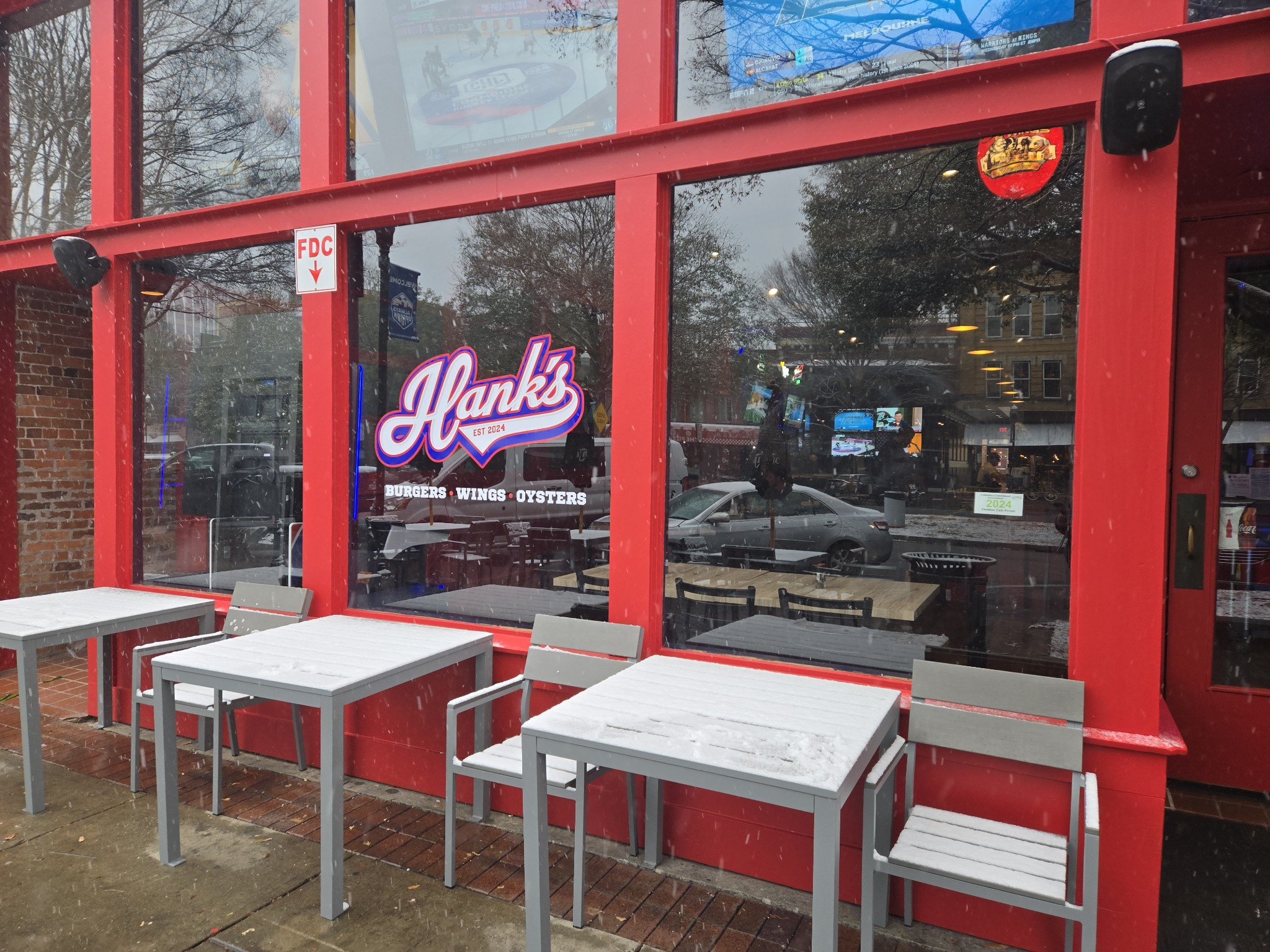 About | Hank's Bar and Grill in Columbus, GA