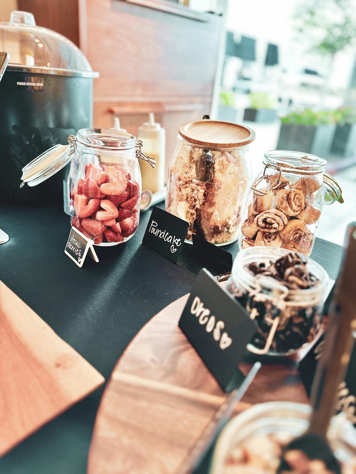 Book Us | Güzel Cakes Gourmet Desserts in Houston, TX