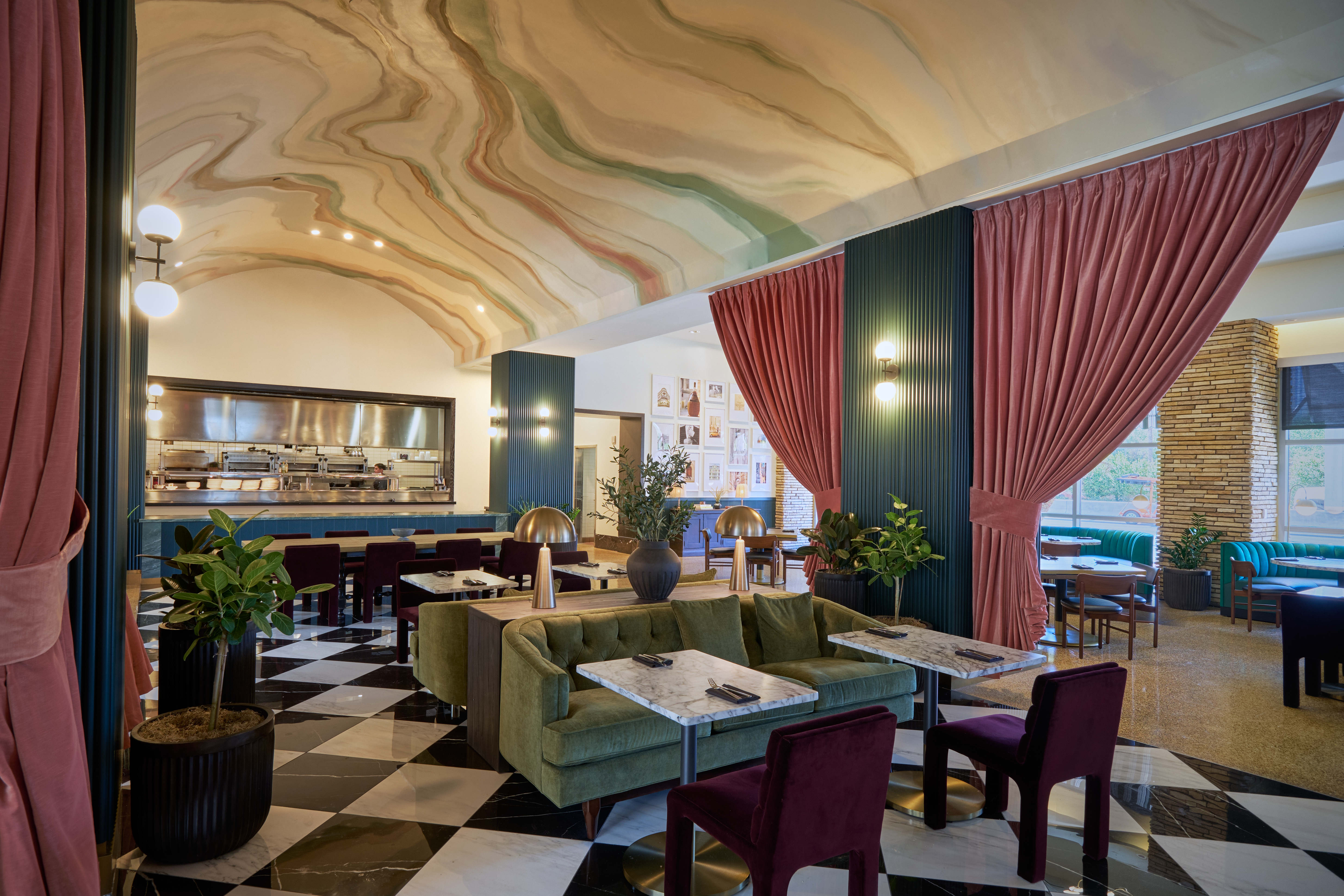 Hours + Location | Zio's Las Vegas | Italian Restaurant in Las Vegas, NV