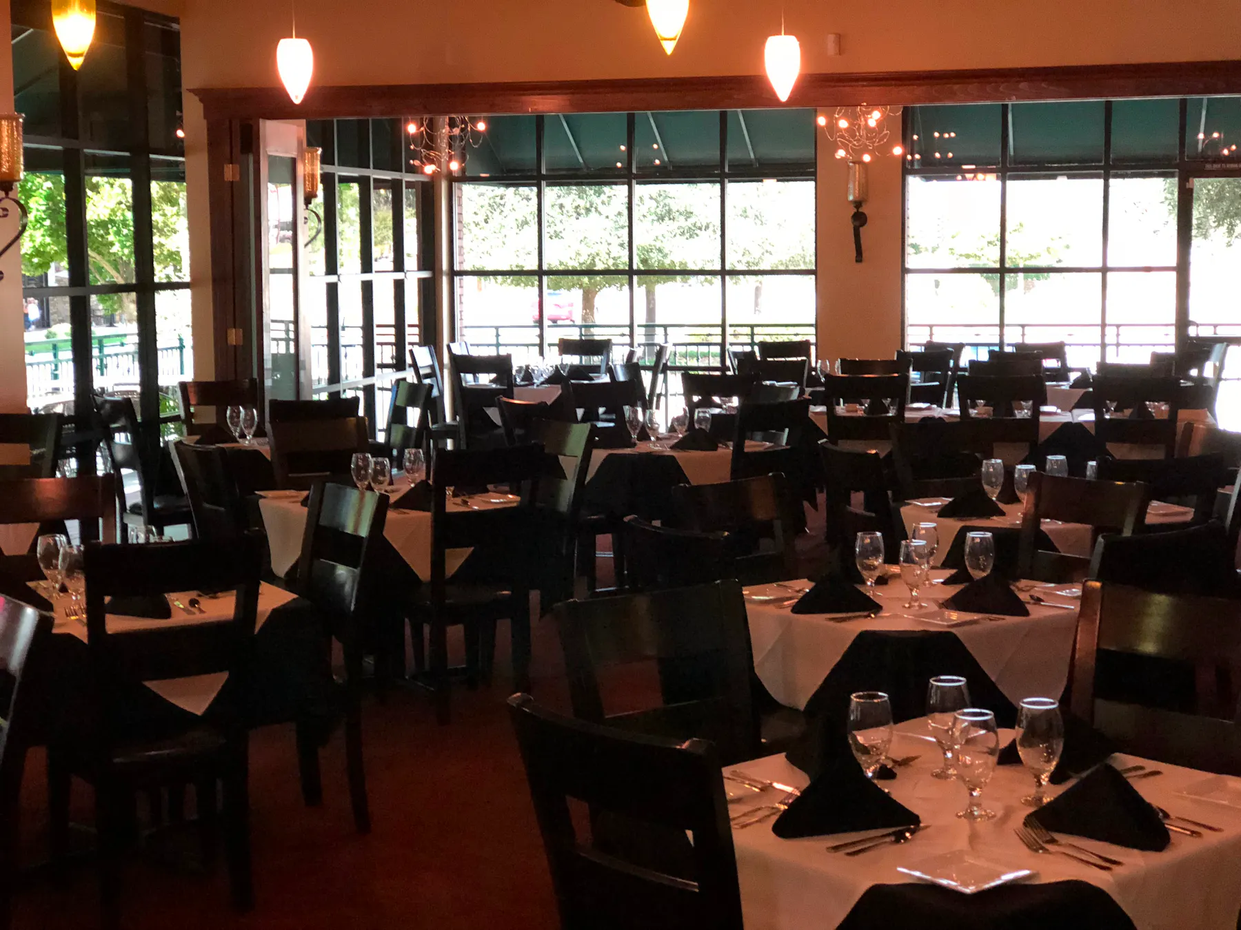 Anthony's Lounge & Ristorante