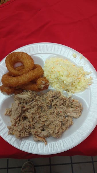 Lunch and Dinner | White Swan | Barbecue Restaurant in Smithfield, NC