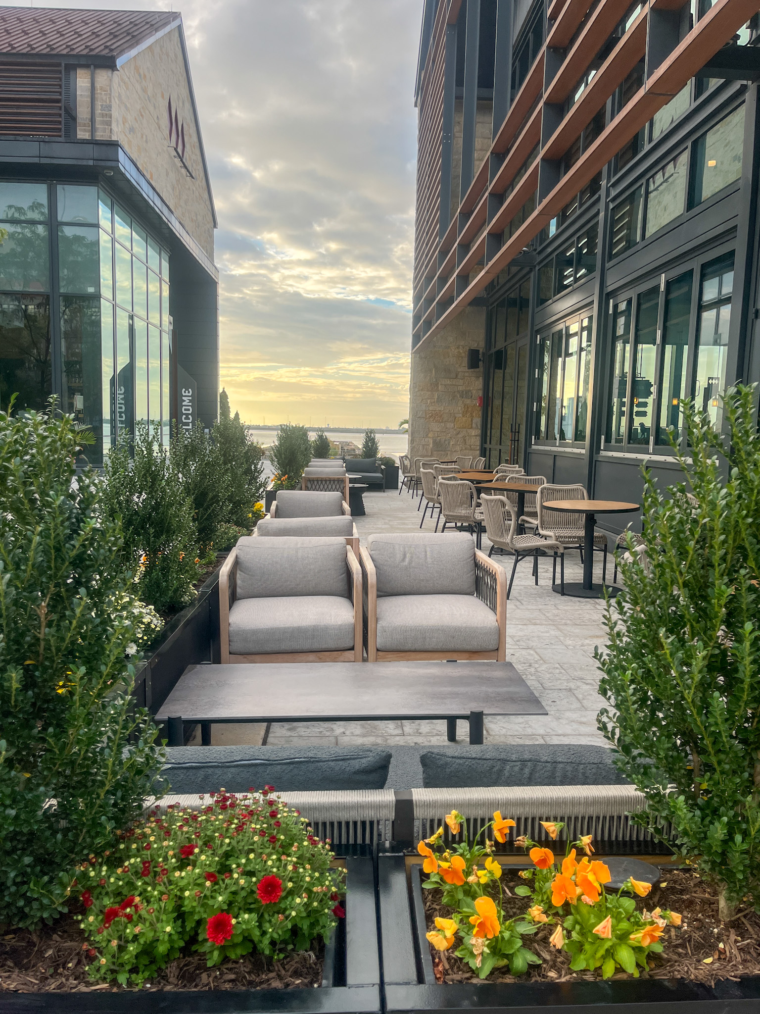Side Patio | Rye Street Tavern | New American Restaurant in Baltimore, MD