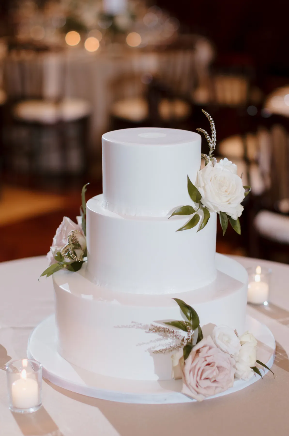 Wedding Cakes | Oak Mill Bakery | European-style Bakery in Chicago, IL