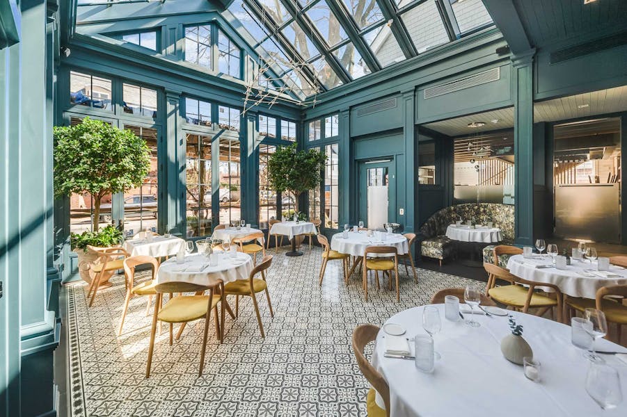 Atrium | 2 Spring | Modern American Restaurant in Oyster Bay, NY