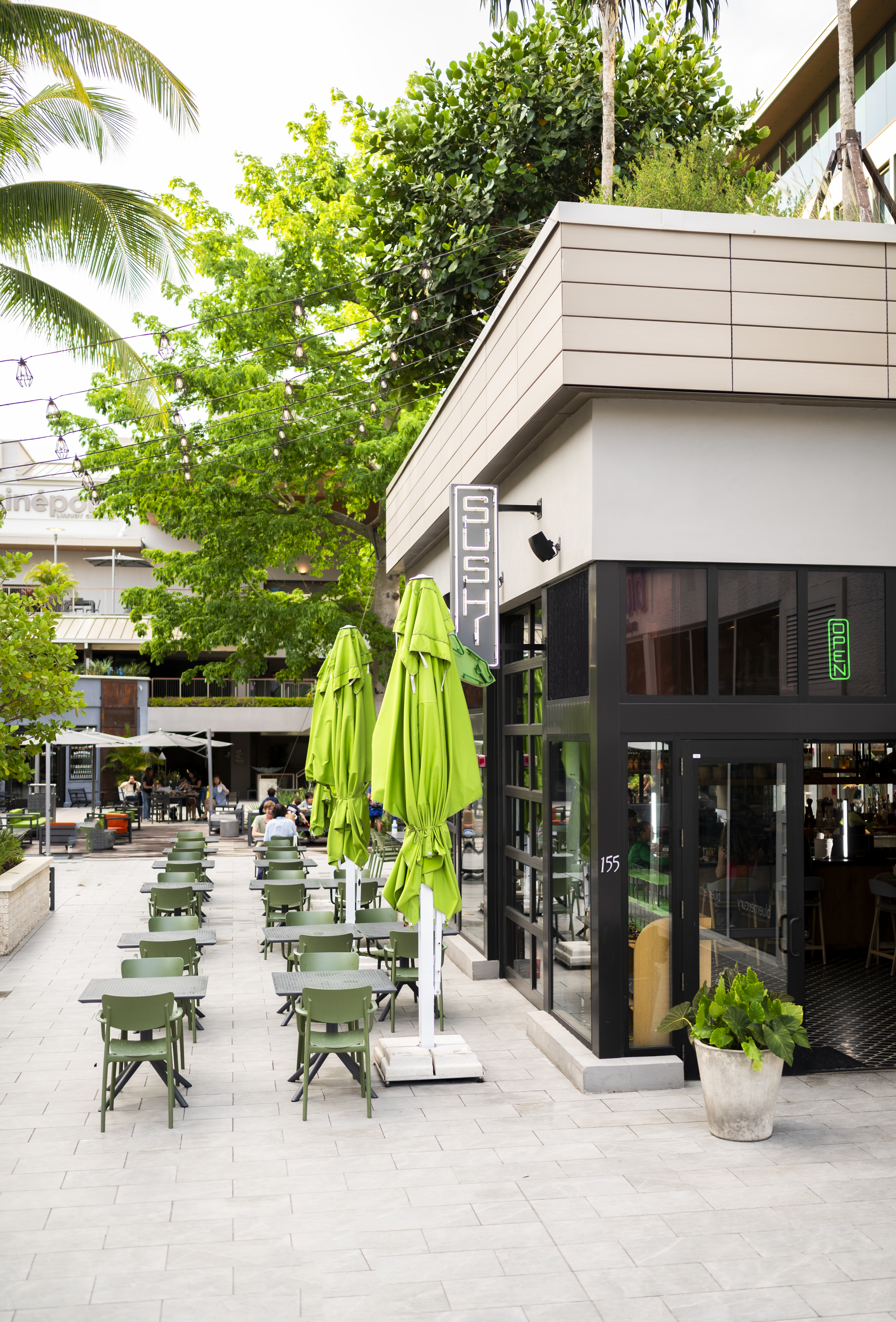 Cocowalk | Hours + Location | Sushi Garage | Sushi Japanese Restaurant ...