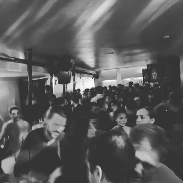 Friday and Saturday - DJ & Dancing | Solas Bar in New York, NY