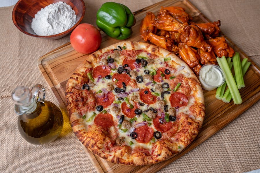 Menus | Pizza in The Neighbor Hood in Alachua, FL