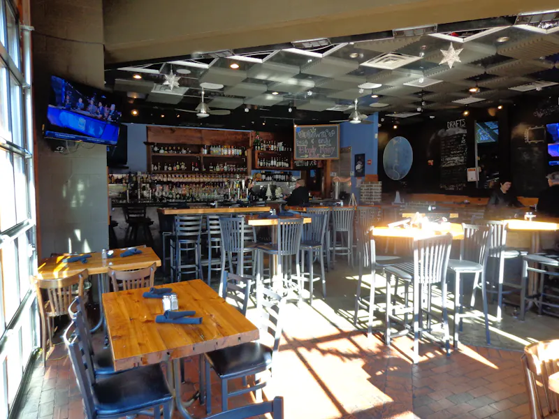 Bar Area | State and Allen | American Restaurant in Dallas, TX
