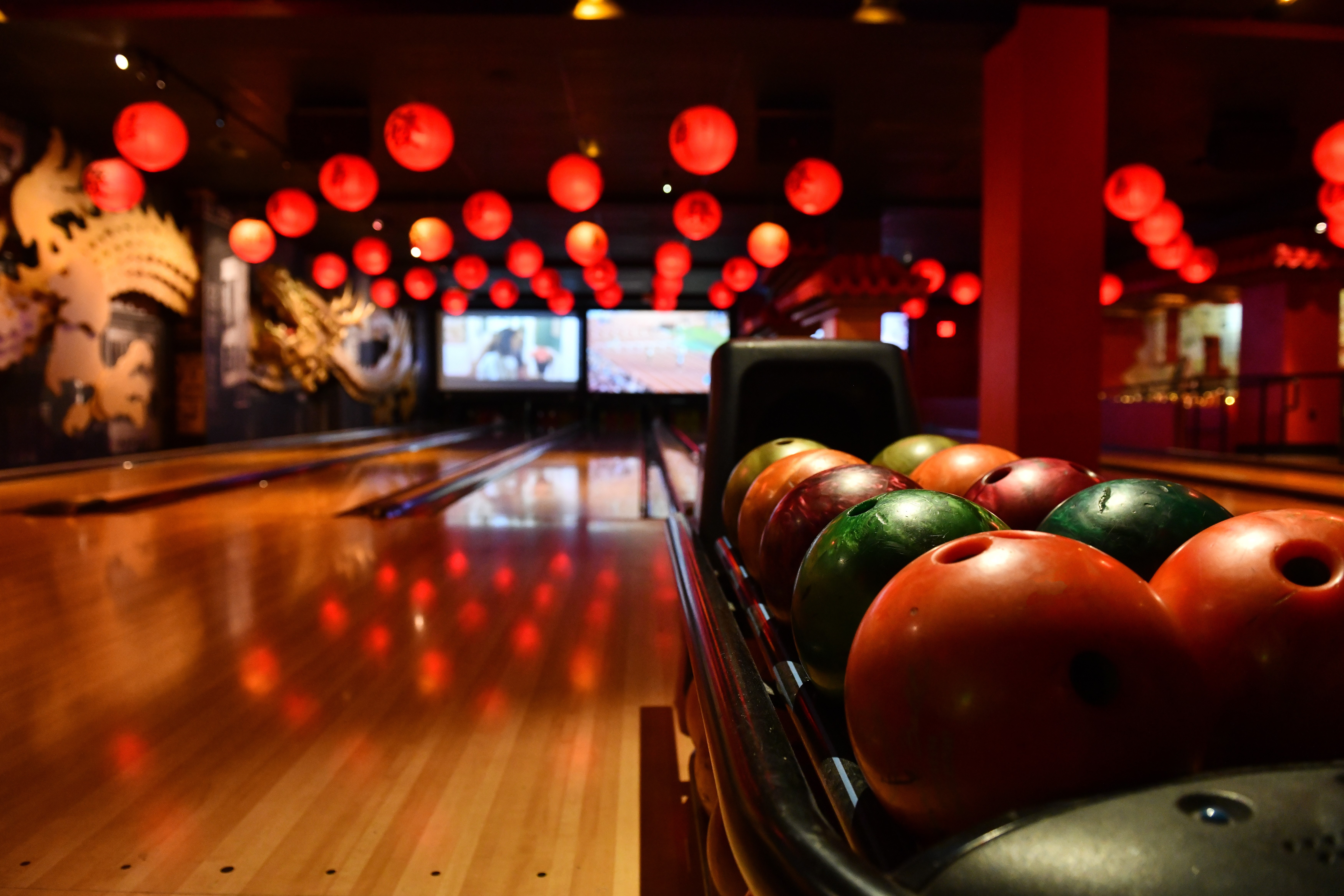 Duckpin Bowling, Restaurant & Bar