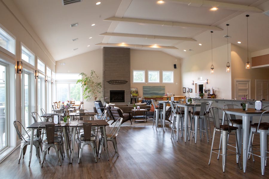 Slater Run Vineyards | The Tasting Room