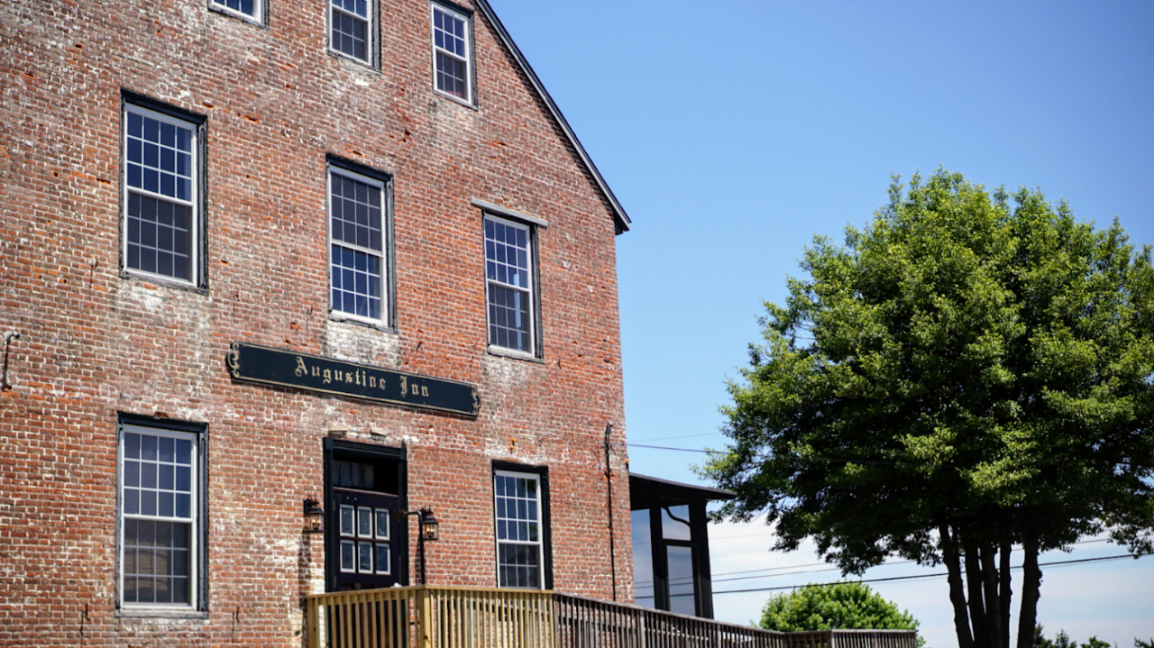 About | Augustine Inn Seafood & Chop House in Middletown, DE