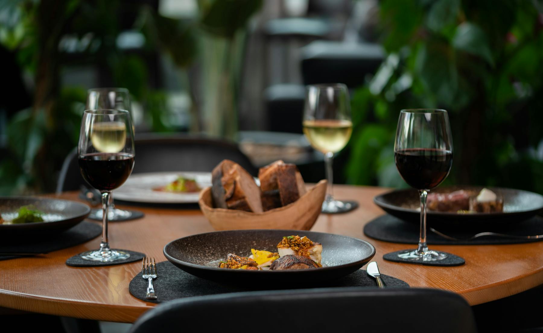 Gallery | Hilton Manchester Deansgate | Contemporary Restaurant in ...