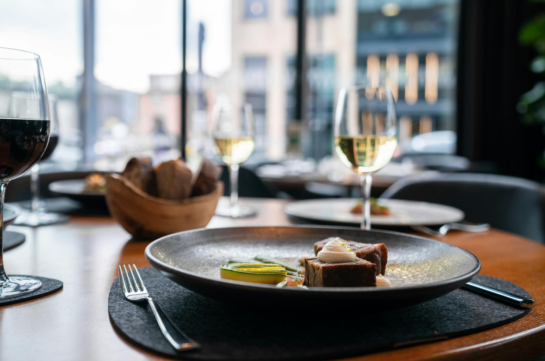 Gallery | Hilton Manchester Deansgate | Contemporary Restaurant in ...
